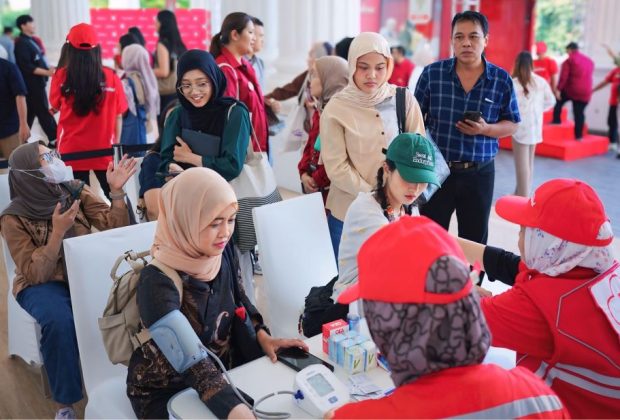 Berikan Pemeriksaan Kesehatan dan Pengobatan Gratis: Pasukan bodrex ...